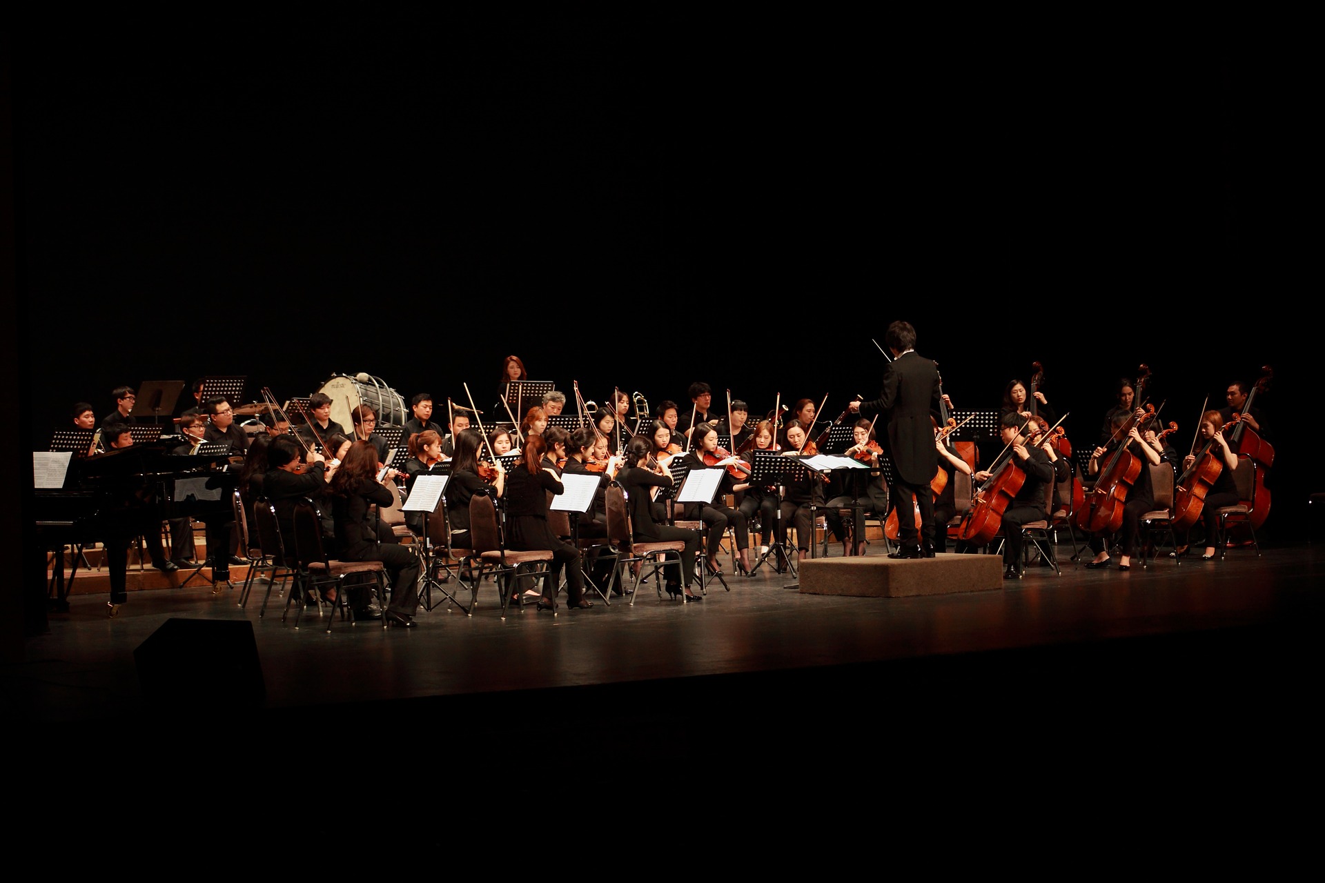 Qatar Philharmonic Orchestra with Mariya Medvedeva Music and Visual Art